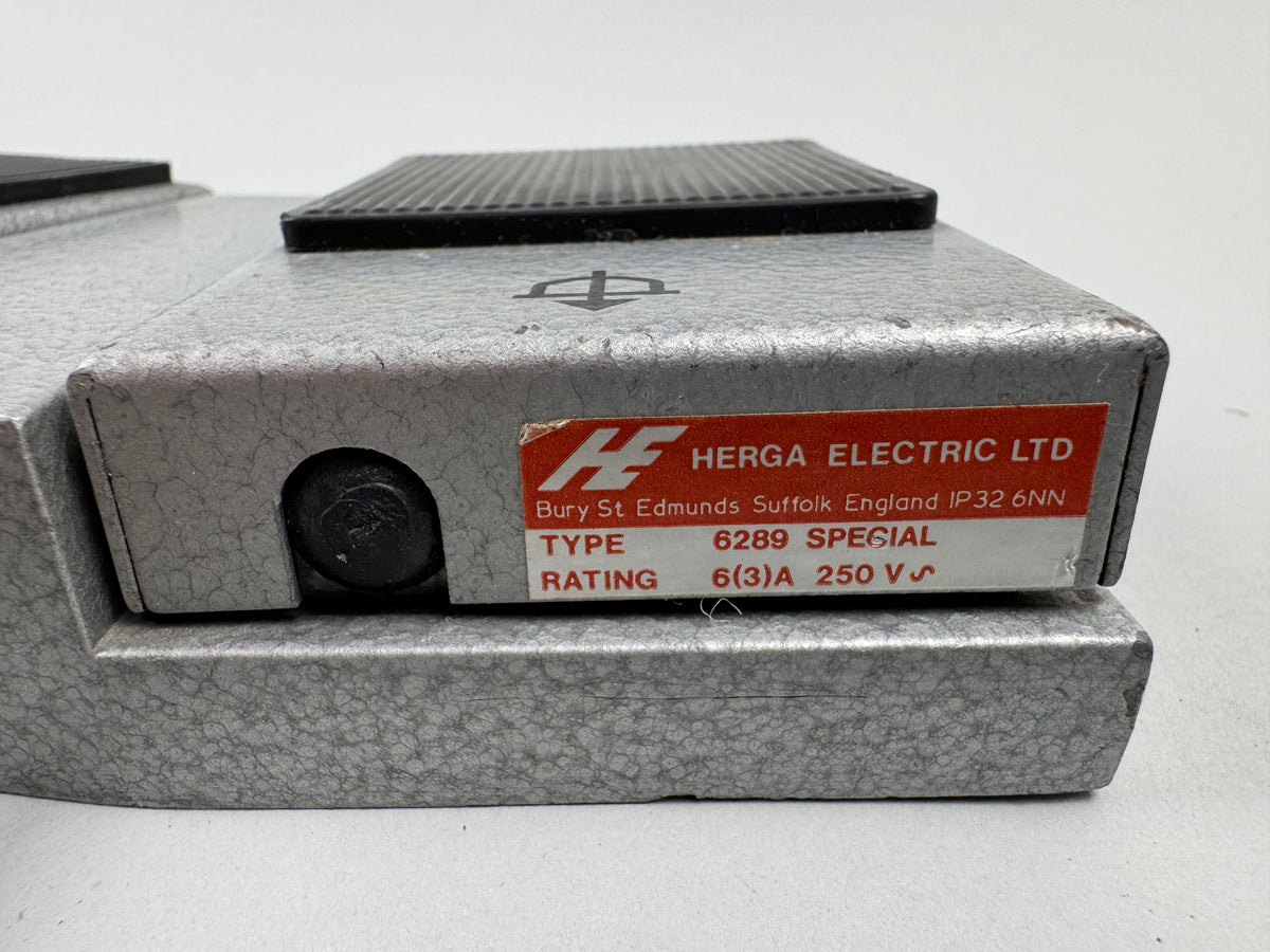HERGA ELECTRIC FOOT SWITCH 6289 – Puma Export, Inc.